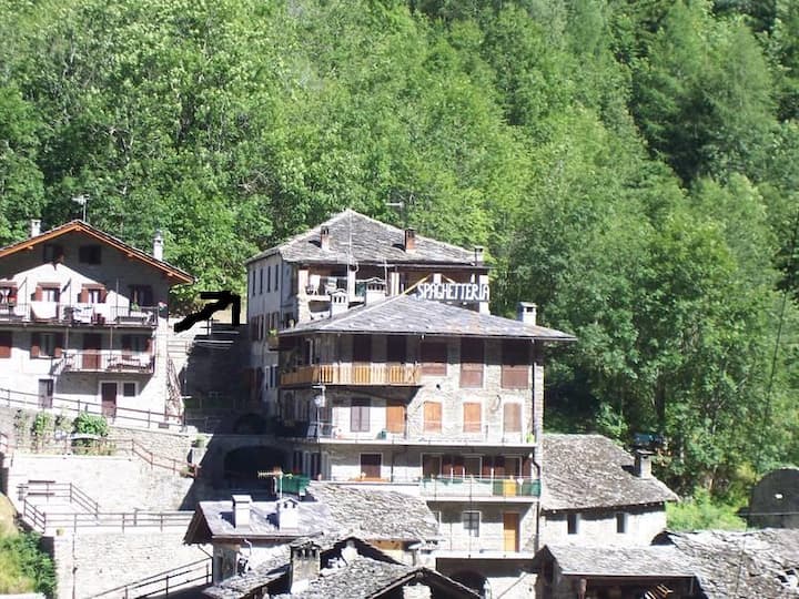 Vacanze In Paradiso A Introd Fr. Chevrere - Valle d'Aosta