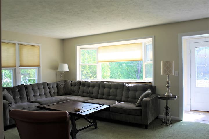 Charming Marina/restaurant District Home - Traverse City, MI