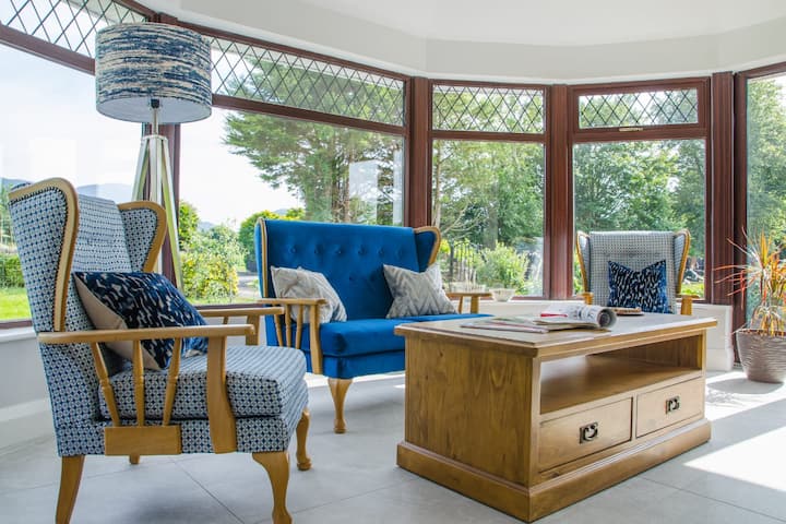 Solas At The Pot Of Gold - Killarney