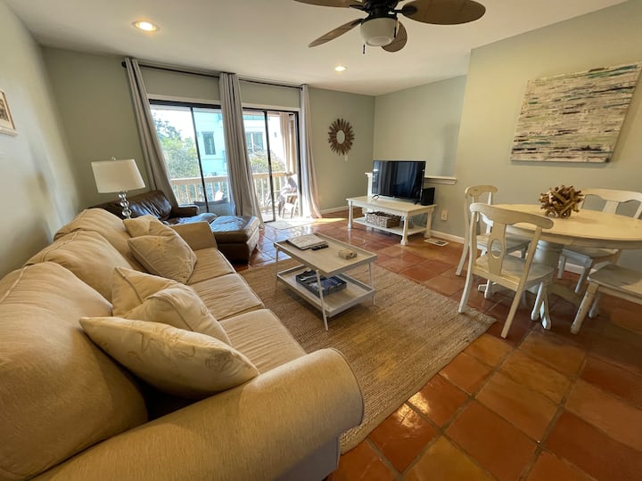 Cozy Seagrove Beach Town Home Close To Beach! - Grayton Beach, FL