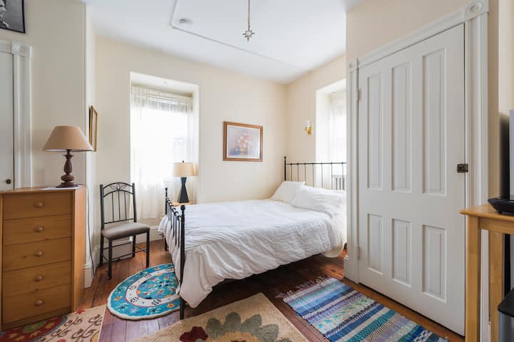 Victorian Historic Private 3rd Fl Room/bath 2nd Fl - Tyler State Park, Newtown