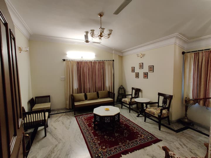 Colonel's Cottage- Two Into Two - Indore