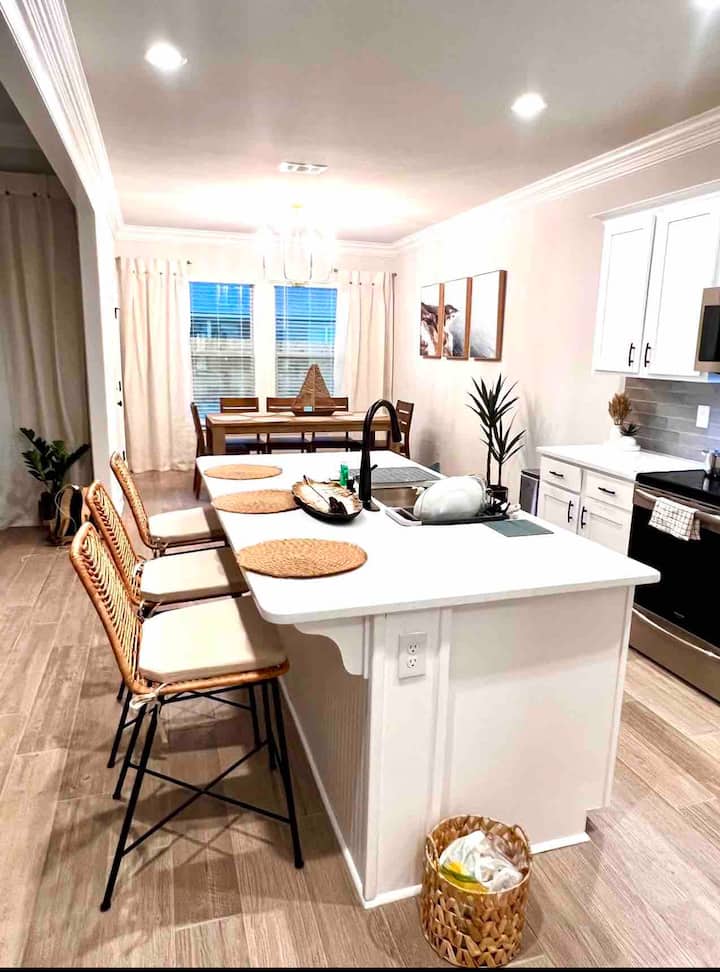 New, 4 Bdr House, Min To Beach And Pensacola City - Pensacola Beach, FL