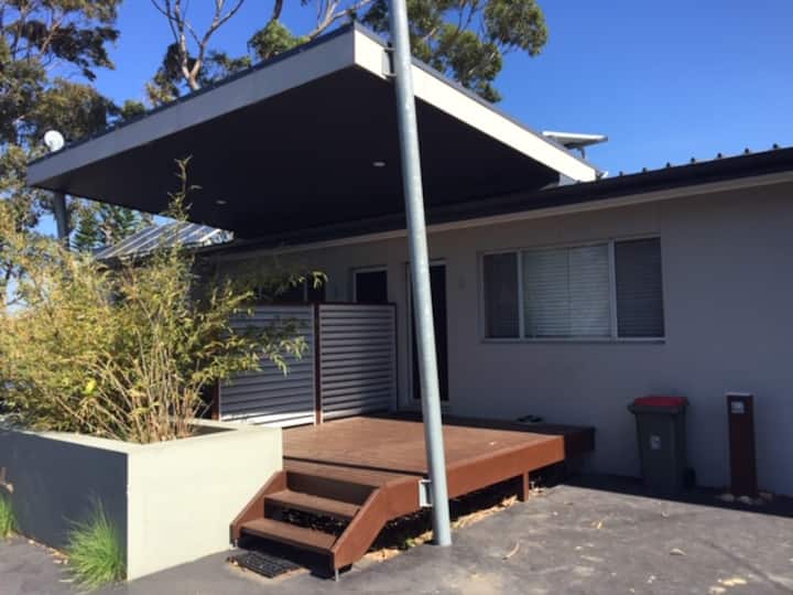 Across From The Beach - ジェービス湾