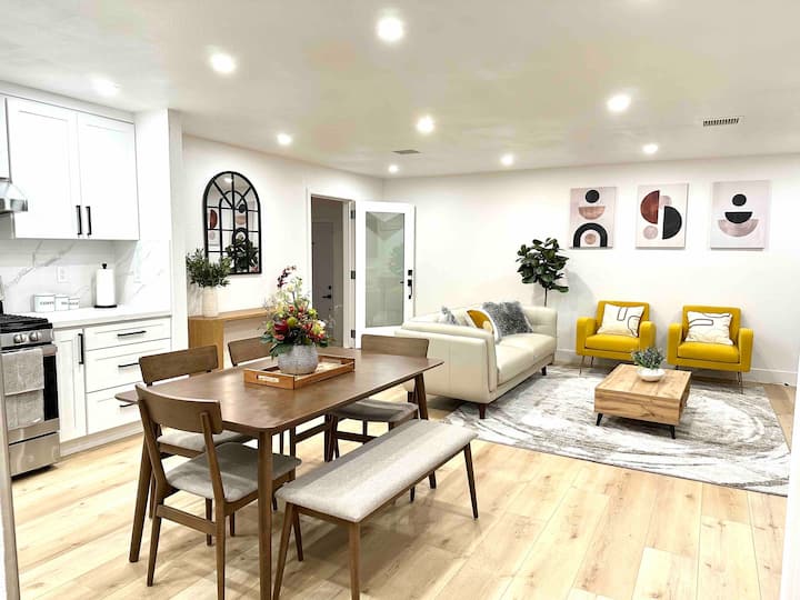Spacious/modern Home Near Disney - Buena Park, CA