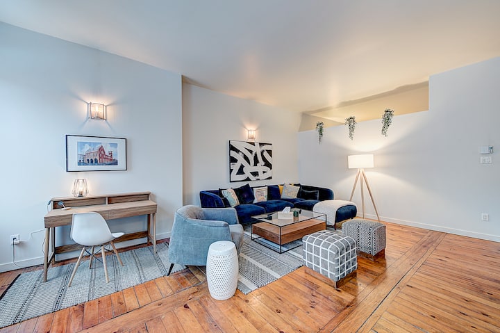 2 Bdr Apt + Private Terrace + Private Parking$ - Montréal