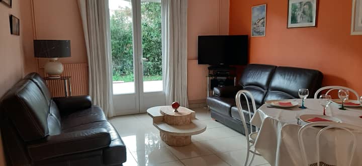 Agde Ingedeeld 4 **** S / 1600 M² Ch-clim 10 Minuten Van De Stranden - Agde