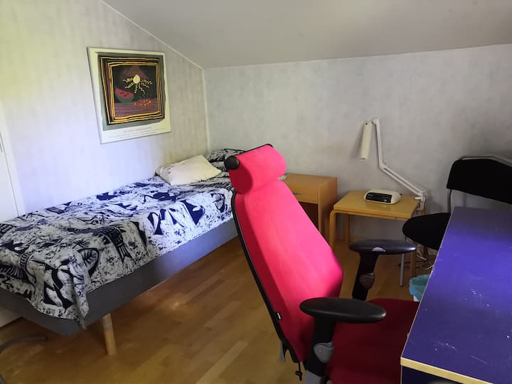 Bedroom With Balcony & Shared Living Room - Helsinki