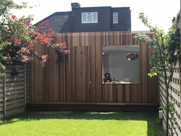 Lux Vic House Garden & Cine 230 - London