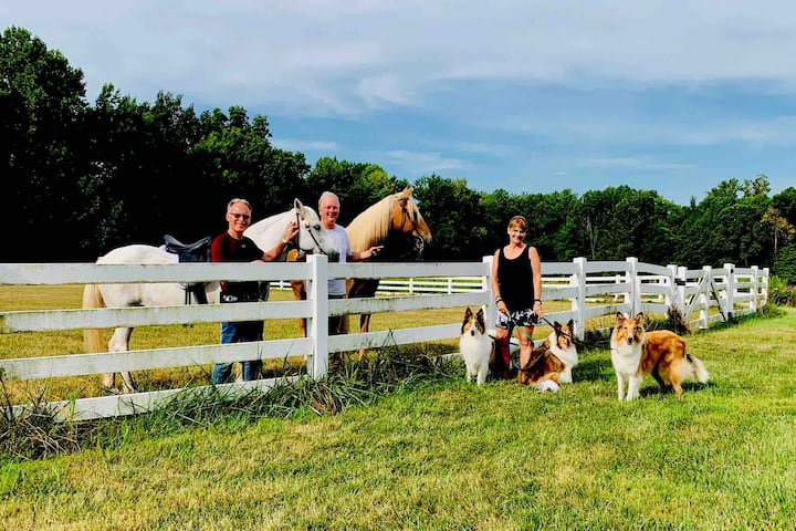 Goodestock Ranch Bed & Barn - Columbus, IN