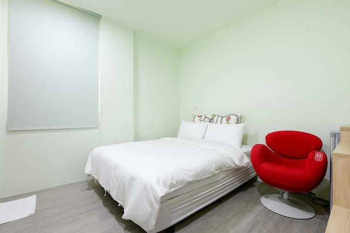 星行旅~雙人房/步行美麗島站1分/六合夜市1分/高雄火車站 - 쭤잉 구