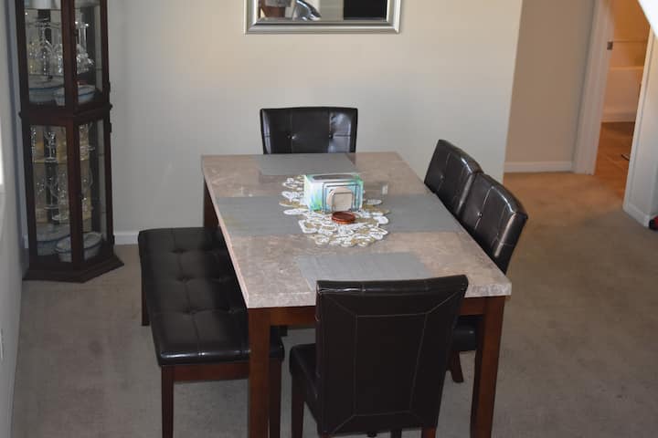 Gorgeous Corporate Folsom Condo - Incredible Views - Folsom, CA