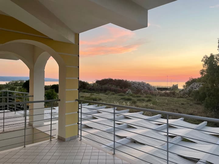 Villa Giuliana Fronte Mare - Calabria