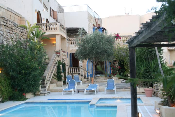 Stunning Farmhouse Overlooking Ramla Bay. - Malta