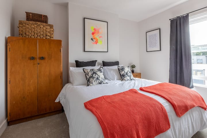 Seaside Victorian Flat – Steps From The Beach - Broadstairs