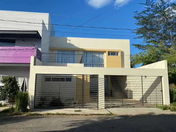 Modern-style Managua Airport Studio Apartment - Managua