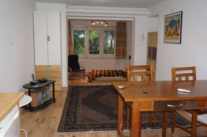 Traumhafte Ruhige Innenstadtlage, 40 Qm - Düsseldorf