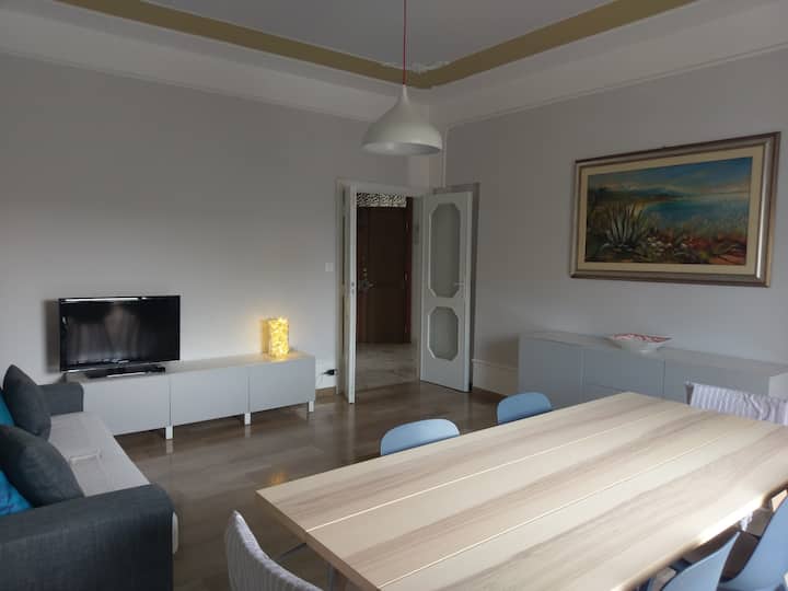 Large Apartment. Central. Forget The Car! - Termoli