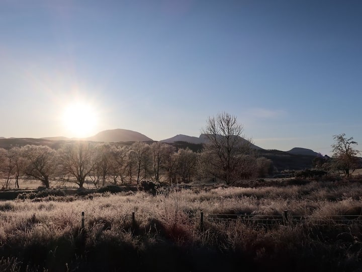 Islay 2 Bedroom Lodge, Spectacular Mountain Views - Spean Bridge