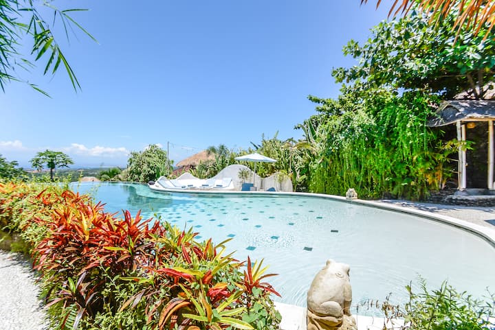 Semi-open Bamboo Bungalow + A Sunset Hammock Net - Bali