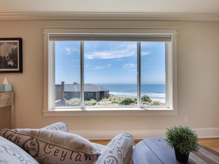 The Arch House - Serene Space With Stunning Views! - Tillamook
