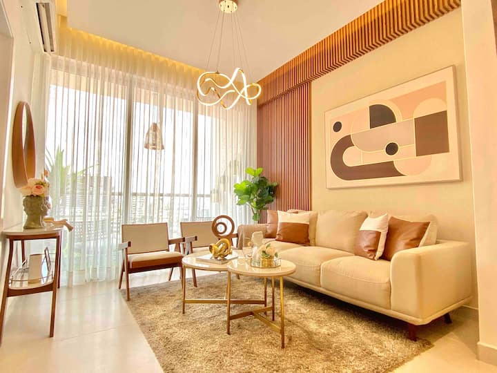 Elegant Skyline Apartment | High Floor • Pool - Santo Domingo