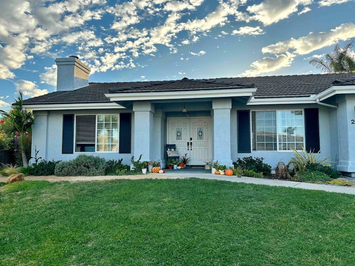 California Coastline -Private Bedroom And Bathroom - Arroyo Grande, CA