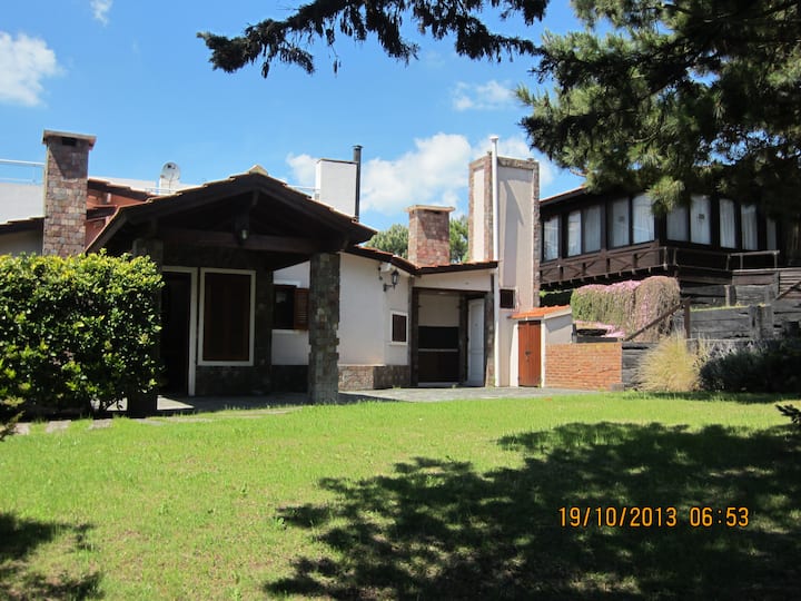 Chalet Pinamar Con Quincho 1 Cuadra Del Mar - Pinamar