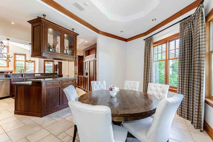 "Luxury 6bd 4ba Bramp/miss” - Brampton