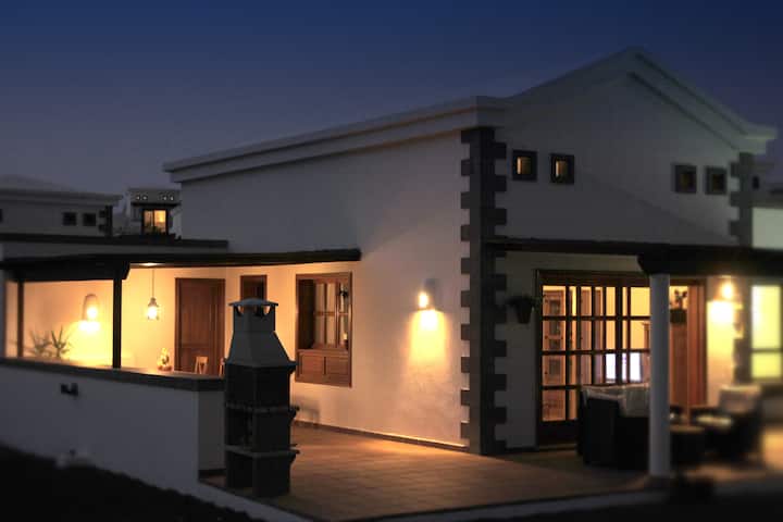 Villa Lanzarote.bright Villa With Private Pool - Lanzarote