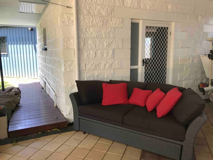 The Bunker - Peaceful Retreat In Premier Suburb. - Cairns