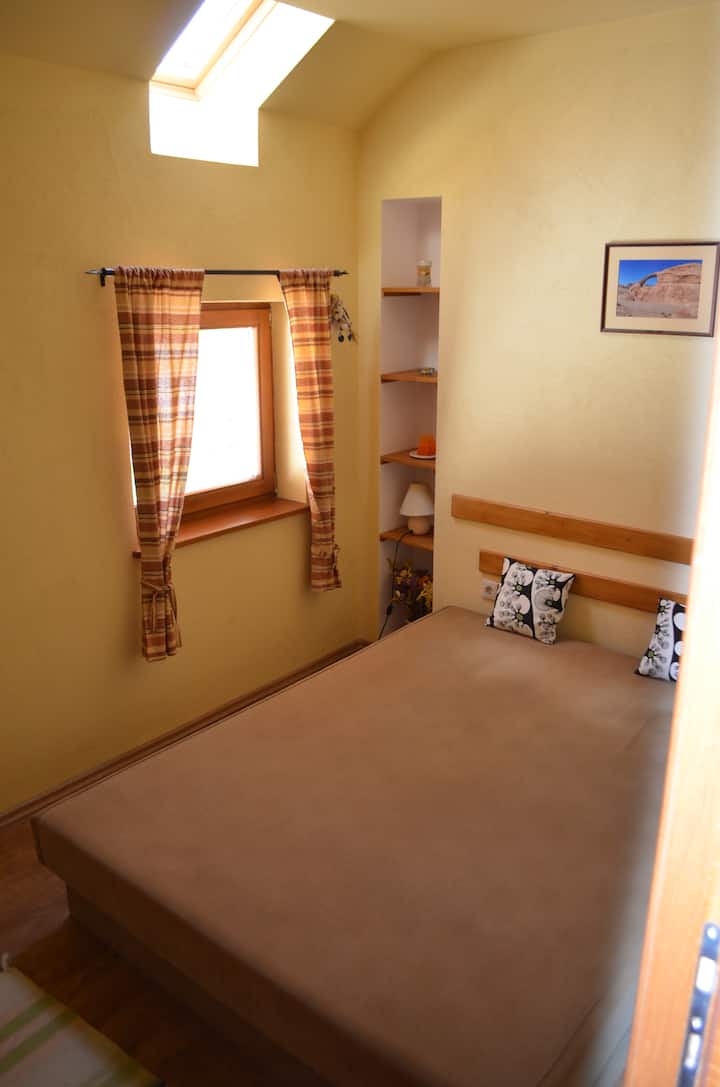 Private Rooms Close To Somlyo Church - Csíkszereda