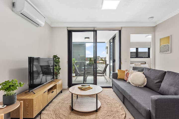 Modern & Central South Bank Apartment! Walk To Cbd - Salisbury