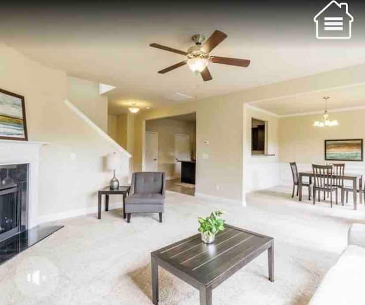 New 2022 House! Spacious & Comfy Stay ! 1bed1bath - Union City, GA