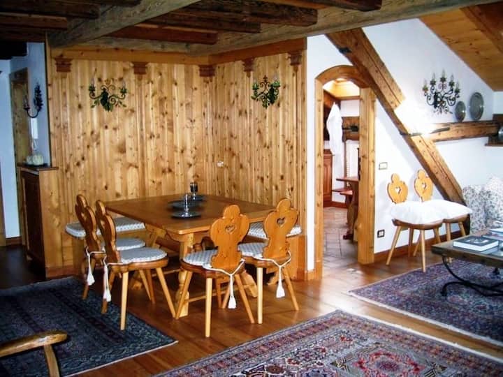 Romantica Mansarda Splendidamente Arredata - Cortina d’Ampezzo