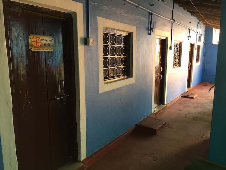 Standard Room Ac - Bed and breakfasts for Rent in Anjuna, Goa, India ...