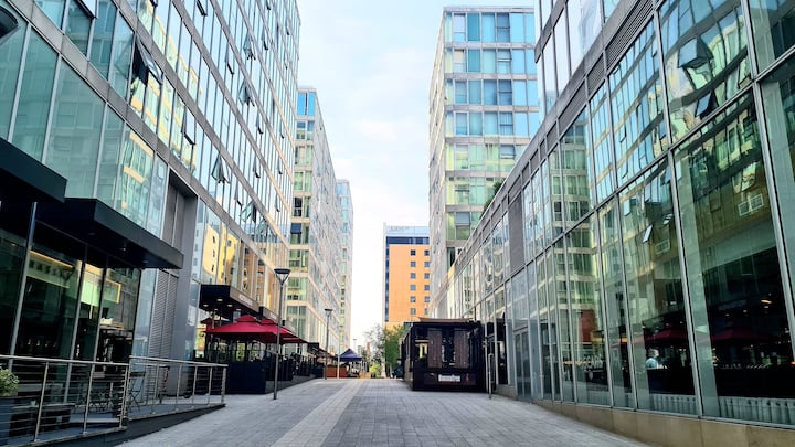 M# Manhattan Cmk Flat 5 Mins Walk Station &Cmk/hub - Milton Keynes