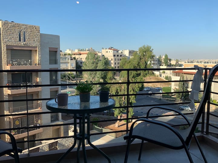 Perfect Central Location, All The Comforts Of Home - Amman