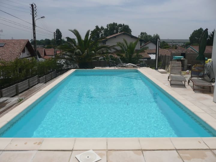 Studio Huahiné Sympa, Au Calme Avec Piscine - Biarritz