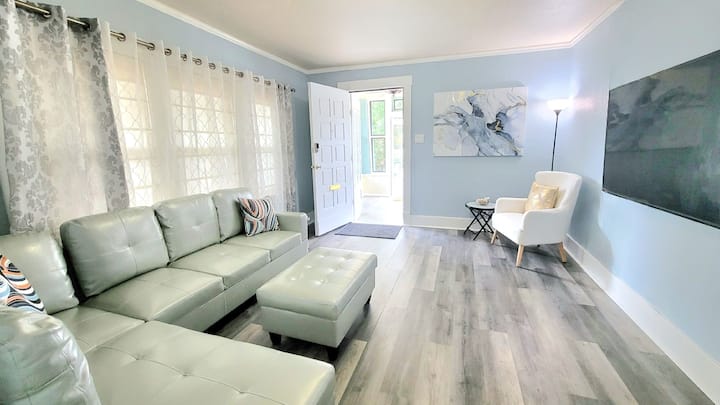 Near Sloan's Lake, Dining, And Shops; Pets Welcome - Lakewood, CO