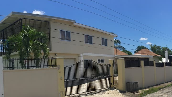 Cozy Family - Kingston, Jamaica