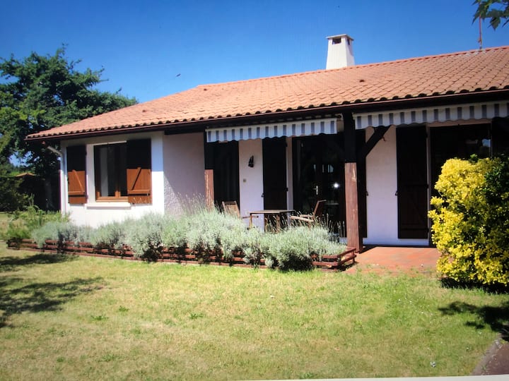 Maison Au Calme Pour Vacances Agréables. - Biscarrosse