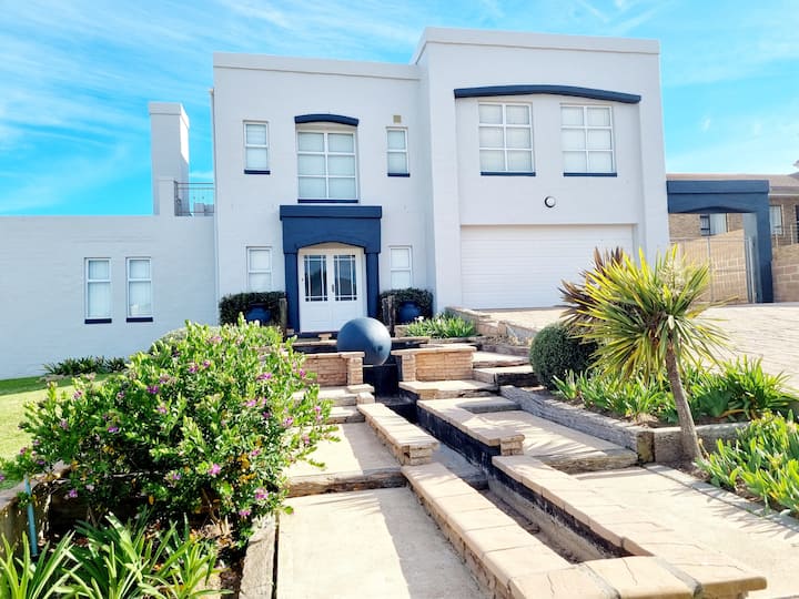 Big Langebaan Holiday Home With Lagoon View - Langebaan
