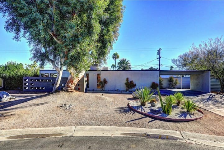 Restorative Racquet Club Midcentury Modern Retreat - Palm Springs, CA