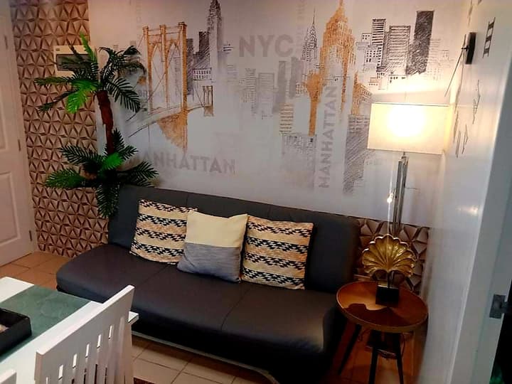 Stark's Suite2  Stylish 2br W/ Iloilo River View - Iloilo City