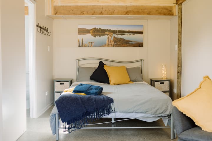 The Tangelo Tree - Raglan