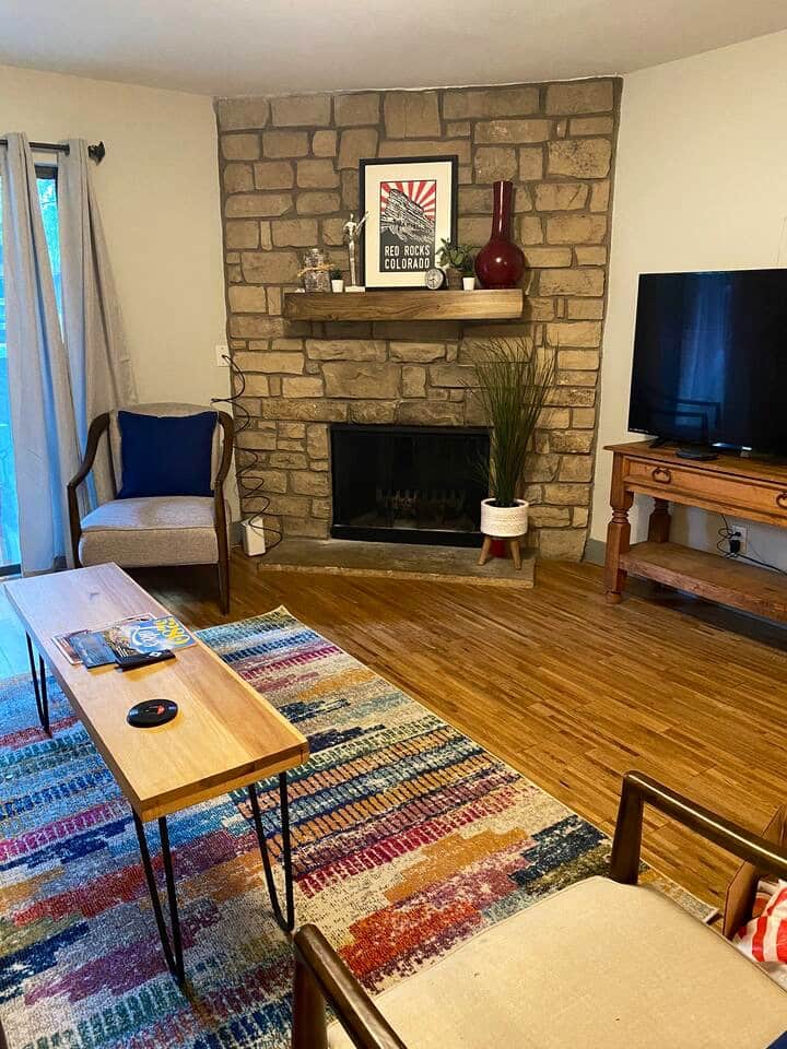 The Red Rocks Den - Golden, CO