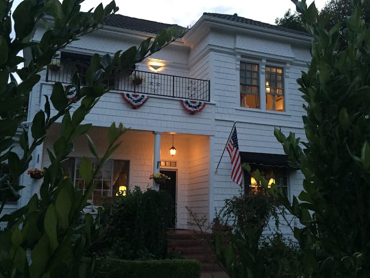 Wine Country~walk Downtown, To Restaurants-hot Tub - Santa Rosa, CA