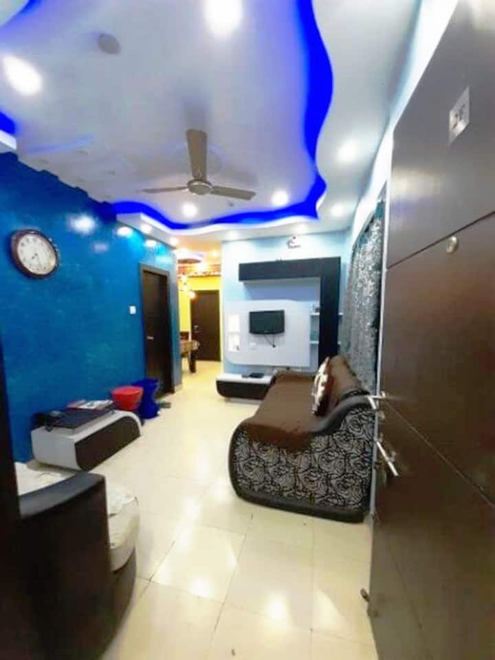 Quiet And Serene Place With Well Furnished Room - Howrah
