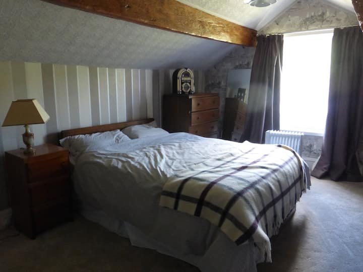 Modern Room In Period Country House - Holmfirth